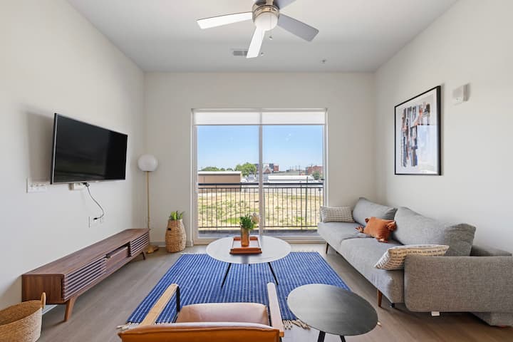 Modern Nulu 2br Cozysuites 06 - Louisville, KY