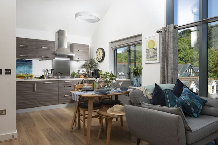 Fowey Belvedere, River View Penthouse Apartment - Lostwithiel