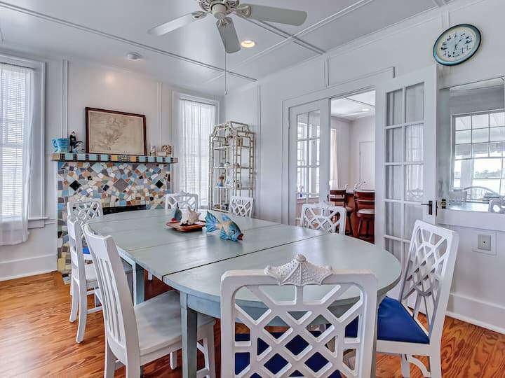 Large Back River Beach Home With Private Dock - Tybee Island, GA