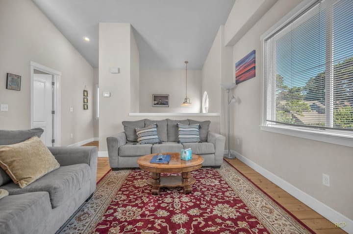 Pet Friendly-deck-bbq-blocks To Beach-family Tides - Lincoln City, OR