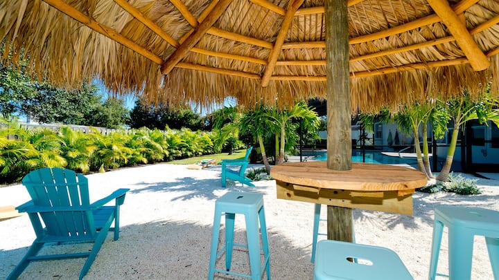 Tiki Retreat | Close To Ami | Relax & Unwind | Hot - Bradenton Beach, FL