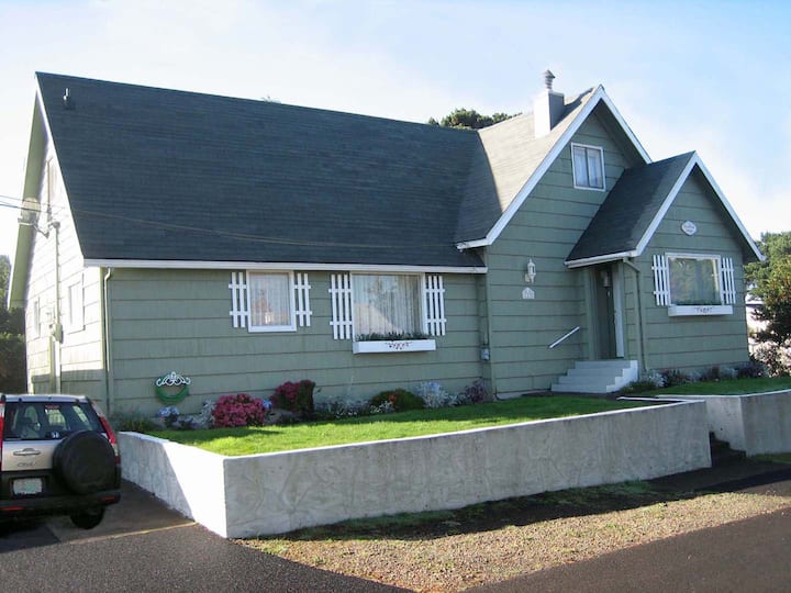 Spacious Home-easy Beach Access Nearby-ocean Rose - Lincoln City, OR