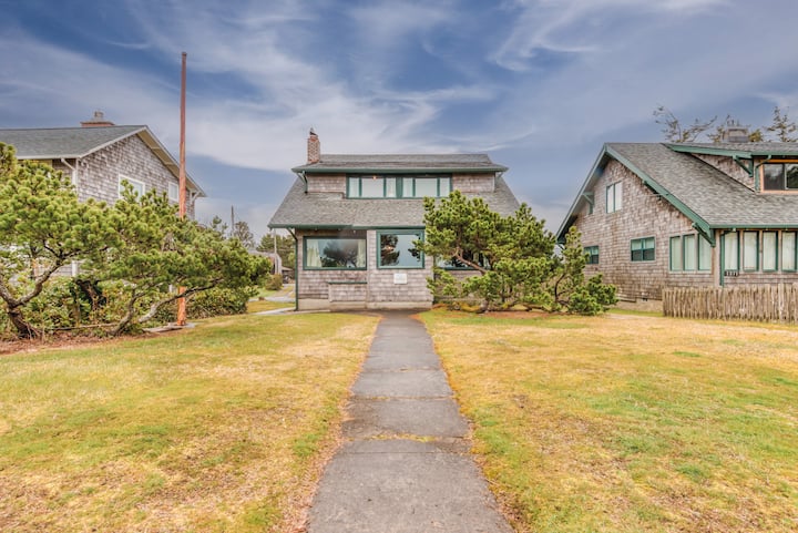 Beachfront-dogs Ok-easy Beach Access-the Tides - Seaside, OR