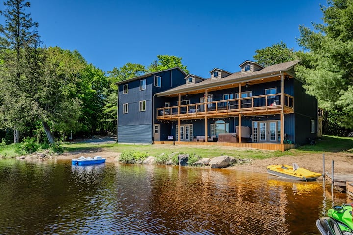 The Lake House On Bear Lake - Algonquin Provincial Park