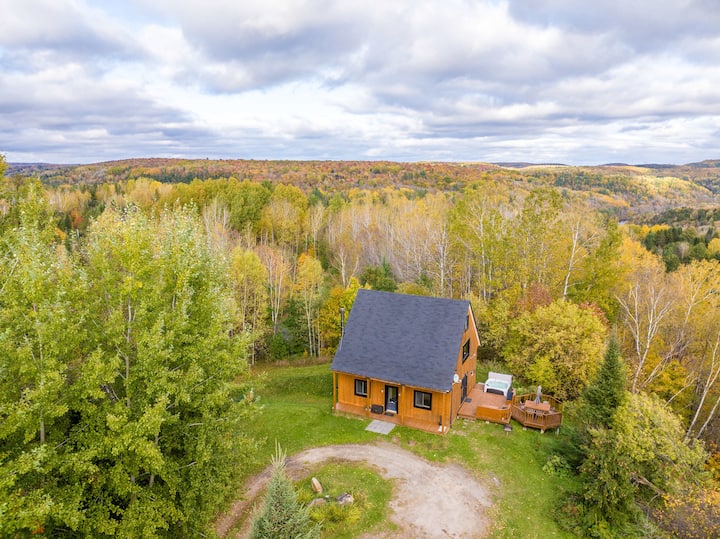 Au Chic Chalet Des Chutes | Chic Cottage | Spa - Quebec