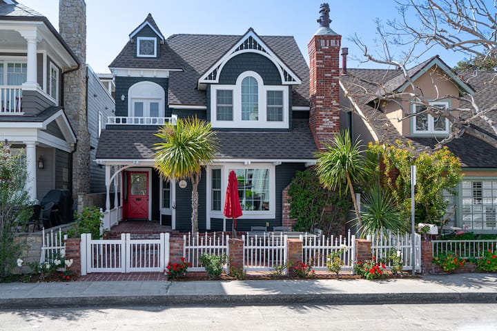 Enchanting Balboa Island 4bdr: 223 Agate - Newport Beach, CA