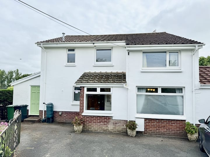 Homely 4 Bed  In Barnstaple - Barnstaple
