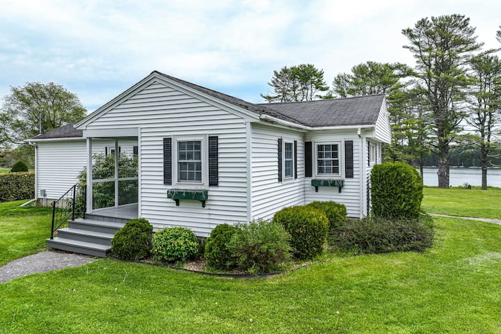 2br Retreat With Ocean Views & Bbq Grill - Damariscotta, ME