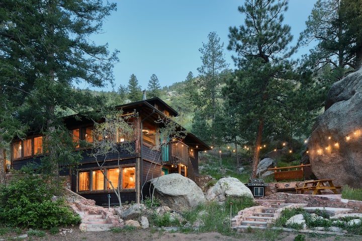 Cabin With Pikes Views, Fireplace, Walk To Winery - Manitou Springs, CO