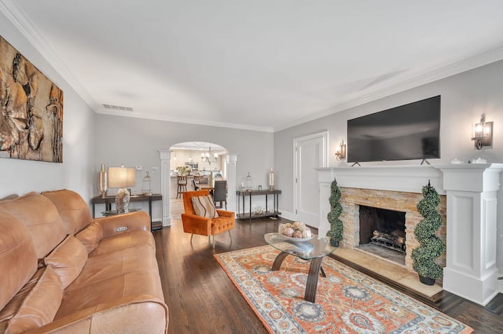 Serene & Charming 5br Des Plaines Getaway - Arlington Heights, IL