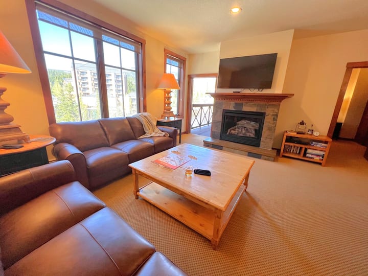Main St Station Views! Pool+7 Hot Tubs Walk 2 Lift - Breckenridge