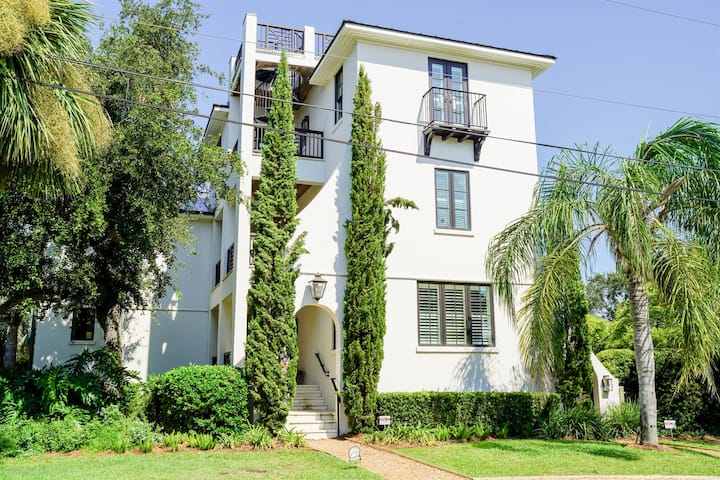 Luxury East Beach Cottage | Sleeps 14 & Pool - Jekyll Island, GA