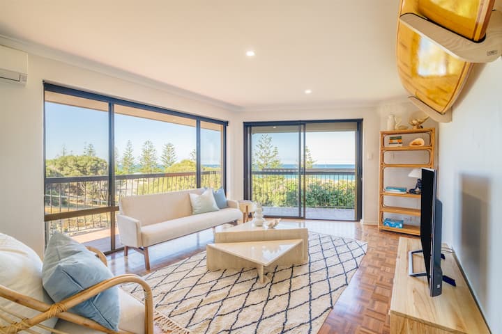 Oceanfront Panoramic Views At Scarborough Beach! - Perth