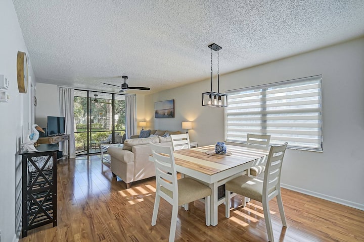 Echo Of The Seas Oasis - Community Pool, Near Img - Bradenton, FL