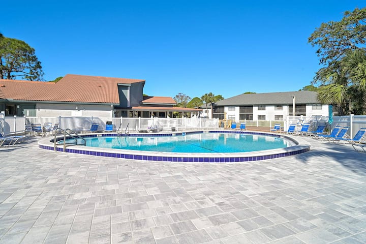 Echo Of The Seas Oasis - Community Pool, Near Img - Bradenton, FL