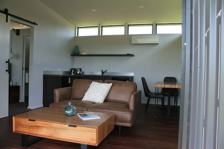 Queen Studio - Corowa