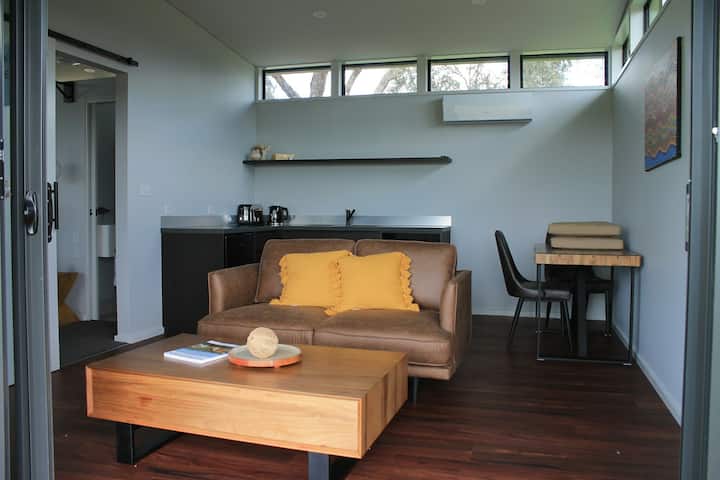 Queen Studio - Corowa