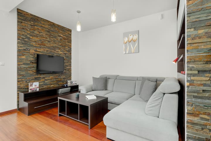 Apartment In Cracow | Bathtub | Parking | 6 People - Cracovia