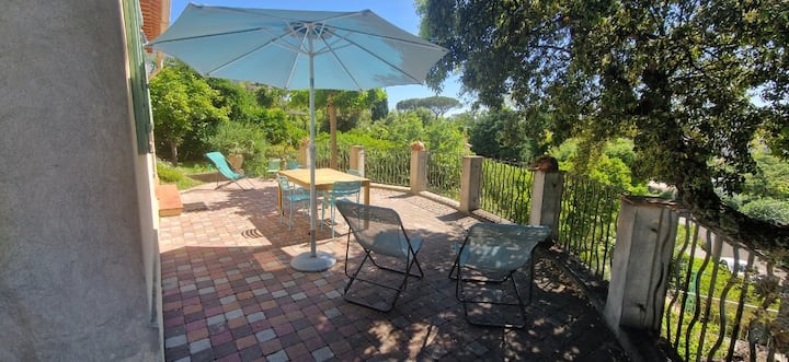 T2 Calme Avec Terrasse • Proche Centre Et Plage - Sainte-Maxime