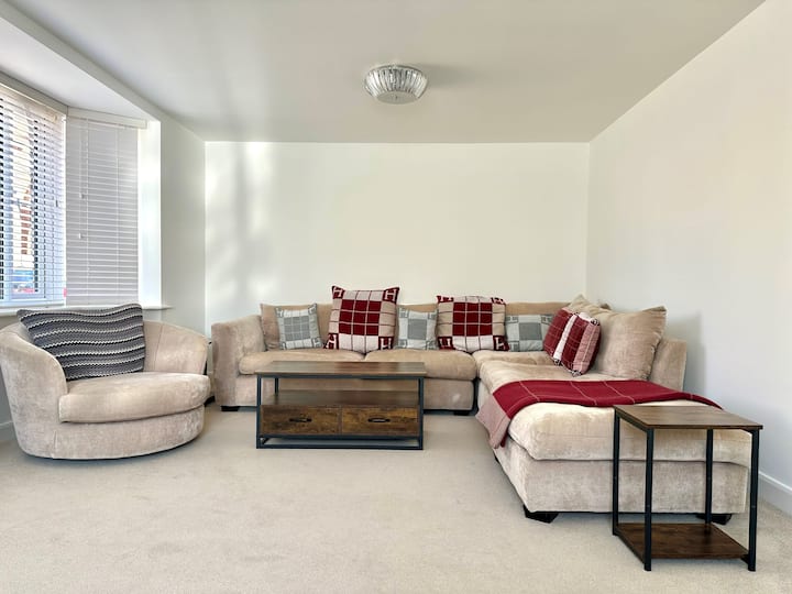 Large Detached 5 Bedroom House In Bicester - Bicester