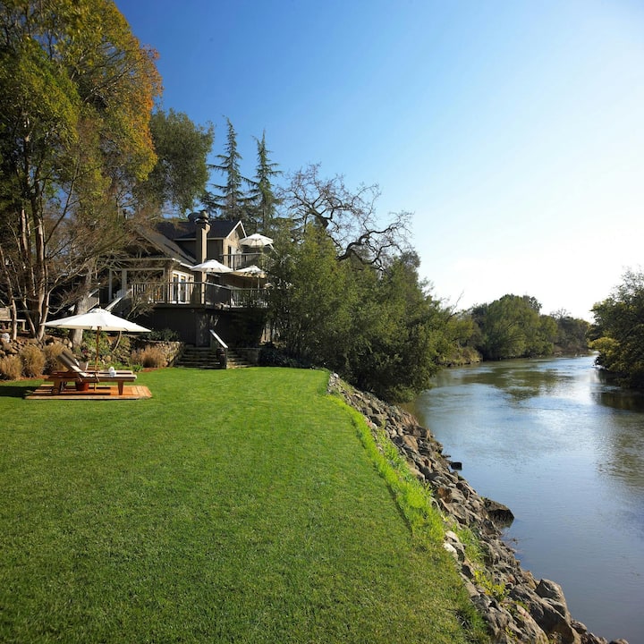 River Views, Private Deck & Fire Pit - Napa, CA