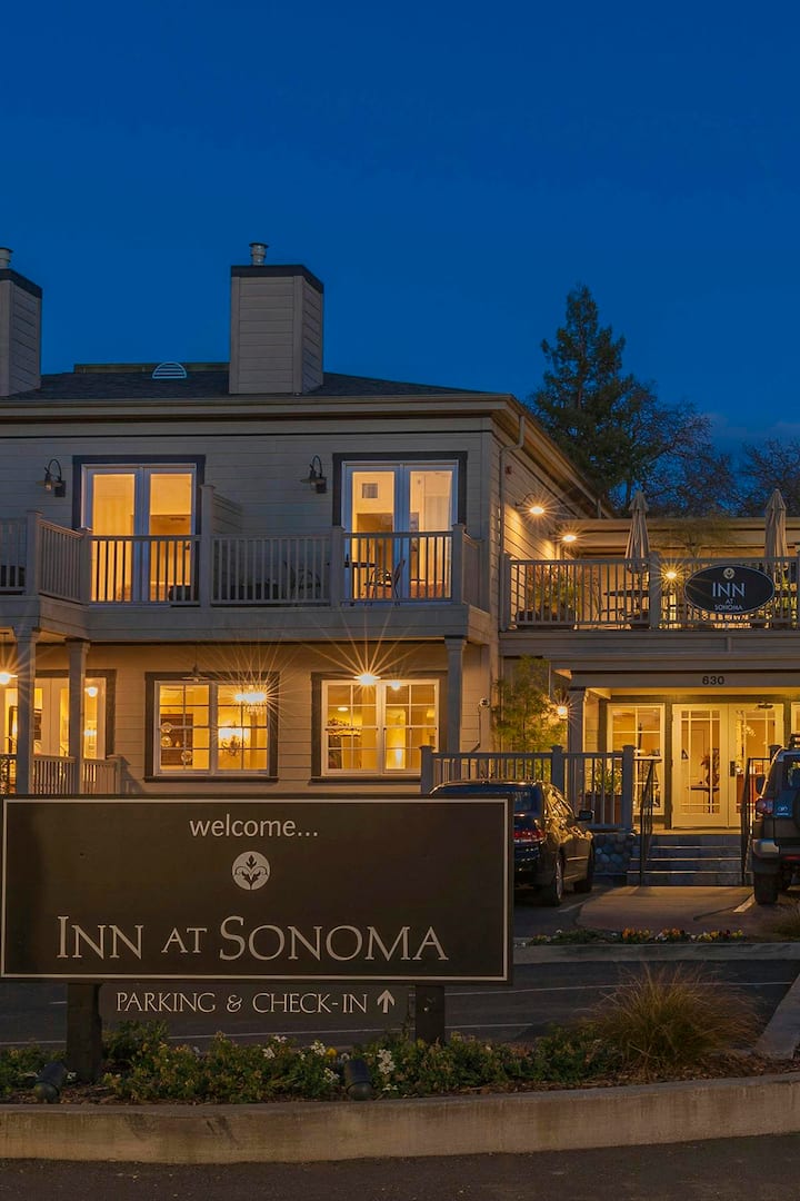 Cosy Robes And Fresh Baked Cookies Daily - Sonoma, CA