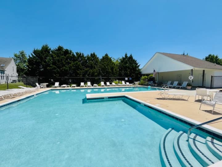 Townhome With Community Pool! Sleeps 8 - Delaware