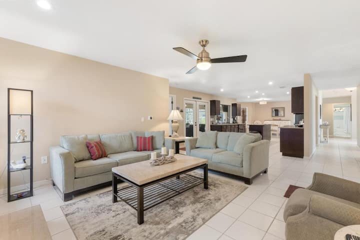 Surfside Beach House | Pvt Pool, Grill, Office - Apollo Beach, FL