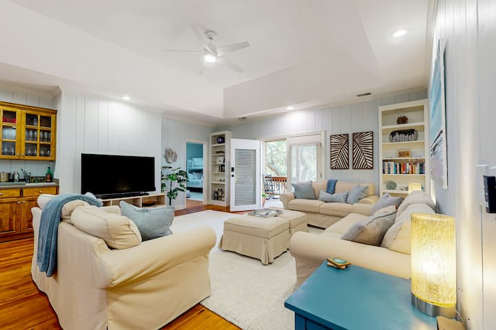 Water-view 5br With Beach Access & Game Tables - Edisto Island, SC
