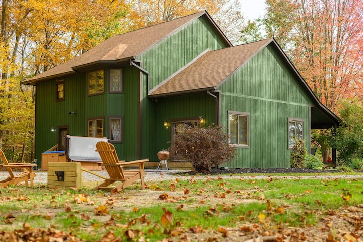 Story Time Retreat - Nashville, IN