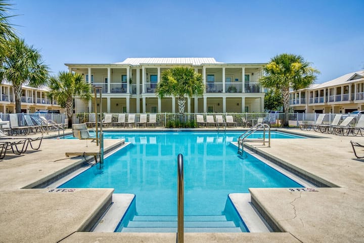 Sun & Fun At 111 – Walk To Beach & Destin Commons - Destin, FL