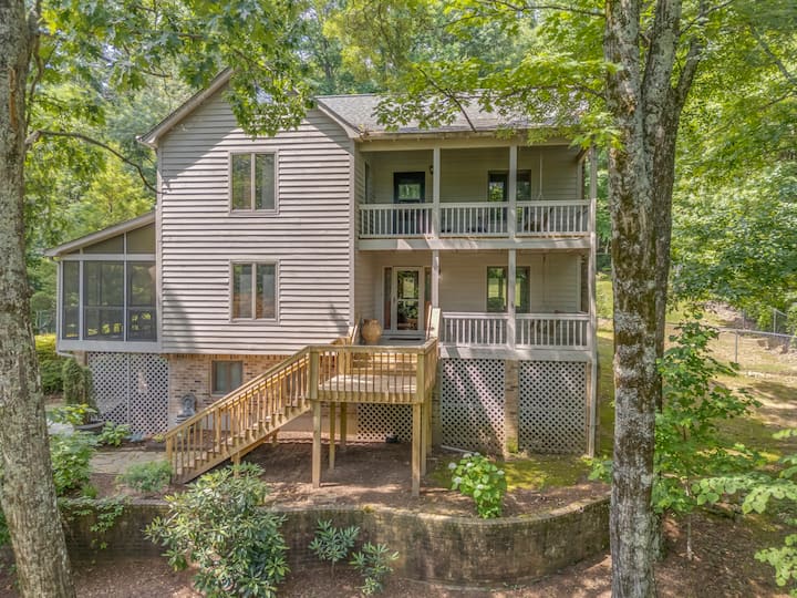 Pet-friendly Home With Lake Access - Saluda, NC