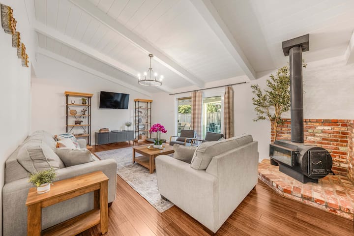 Modern Valley Oasis! Pet-friendly & Walkable To Dt - Solvang, CA