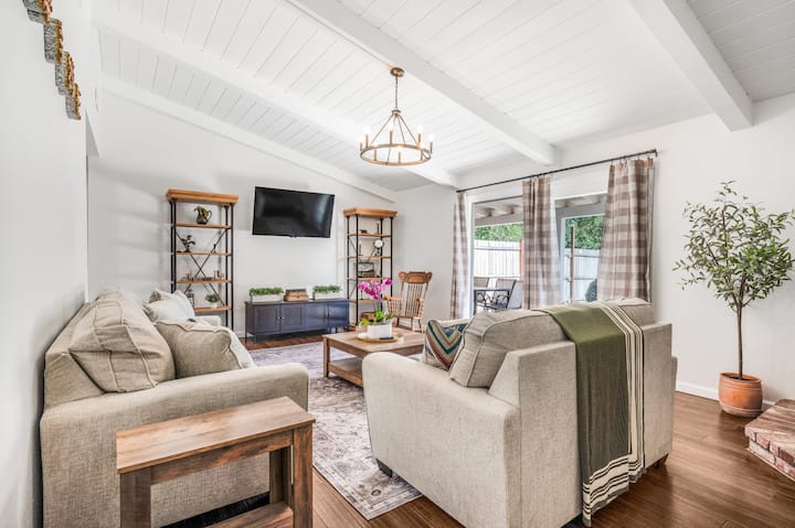 Modern Valley Oasis! Pet-friendly & Walkable To Dt - Los Olivos, CA