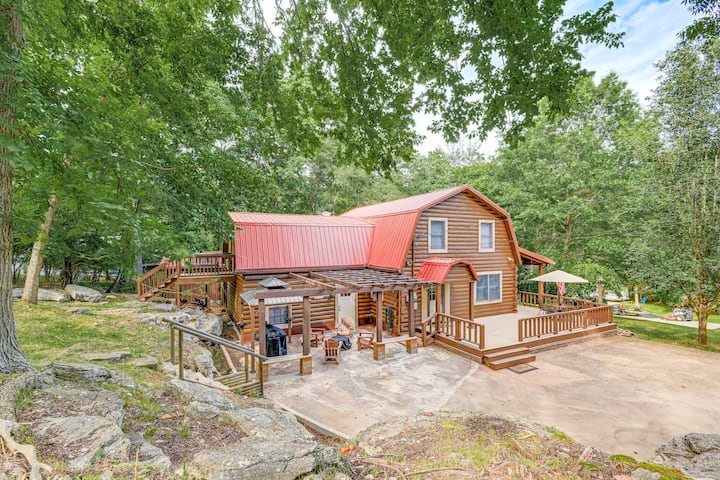 Peaceful Mt Juliet Cabin W/ Hot Tub & Fire Pit - Mount Juliet, TN