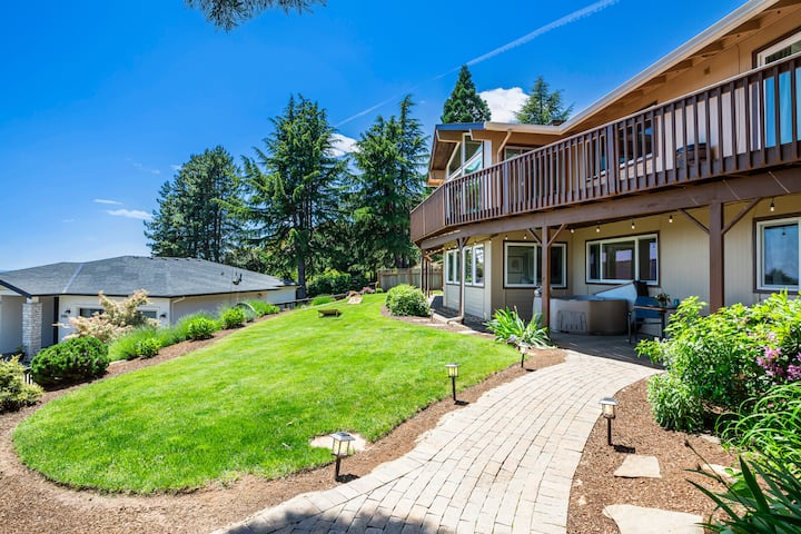 Dundee Hills Vacation | 3br Hot Tub, Sauna & Views - 麥克明維爾