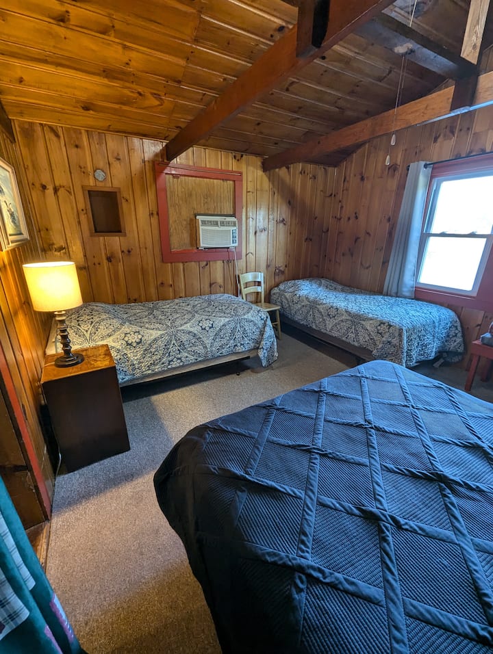 2br 1ba Cabin #8 @ Riverside Point Resort - Park Rapids, MN