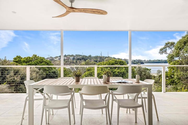 Sensational Ocean Views In Maianbar - North Cronulla Beach, New South Wales