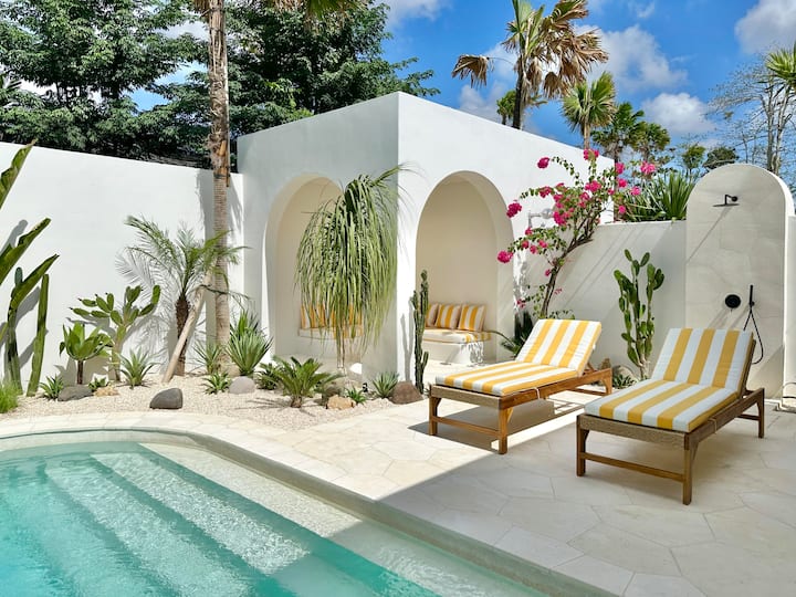 The Young Villas: Mediterranean Style 1 Br Villa - Uluwatu