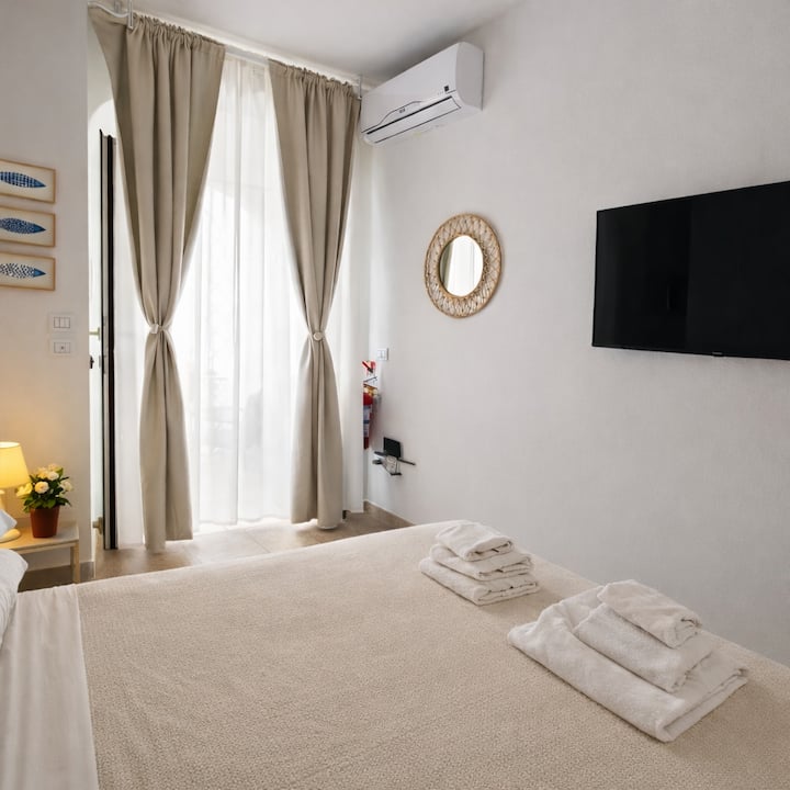 Joivy Dimore Rodiane - U Vucc'l - Rodi Garganico