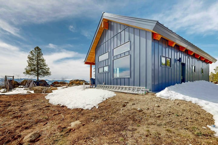 Modern Off Grid Cabin - Dog Friendly - Granby, CO