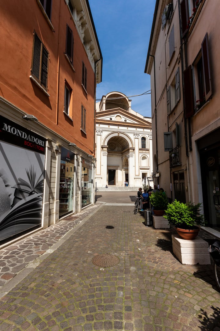 Suite 66 - Mantua