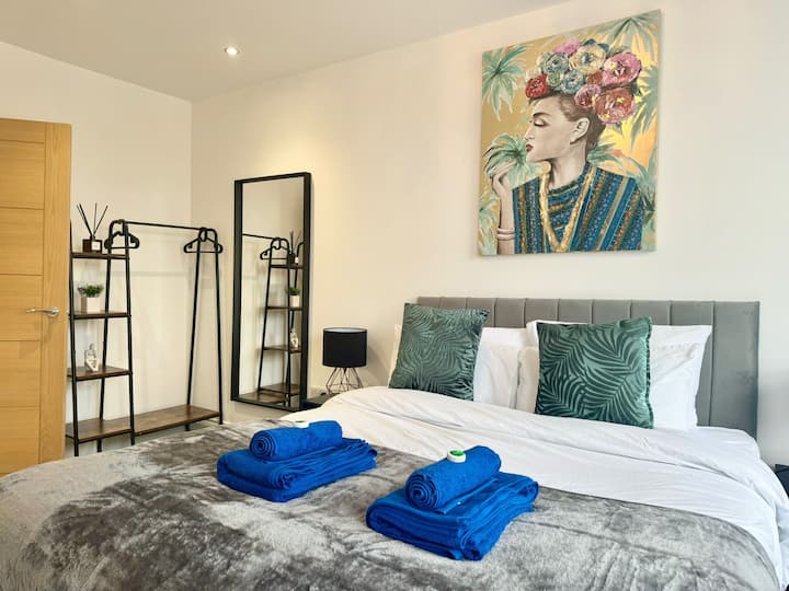 The Crown View - Luxury Apt | Free Parking Nearby - Harrogate
