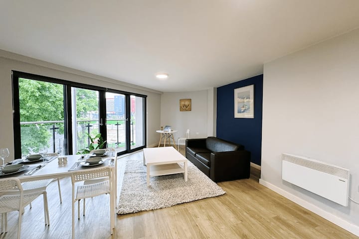 Stylish 2bedroom Flat At Manor Park Court Coventry - Coventry