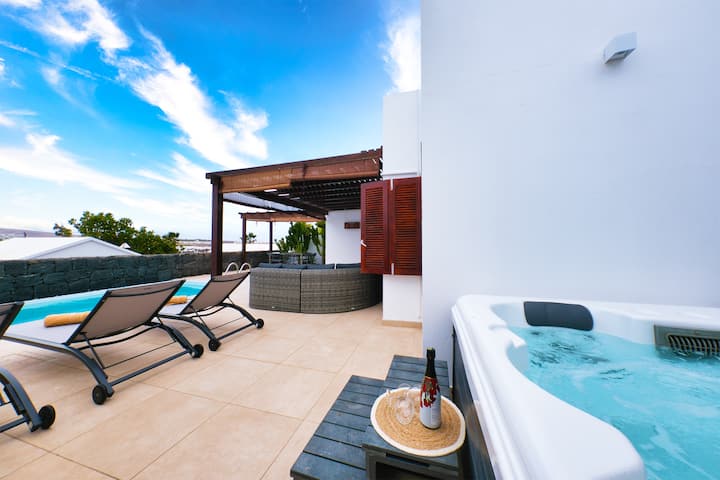 Villa Malolo - Private Pool And Jacuzzi By Lanzaro - Playa Blanca