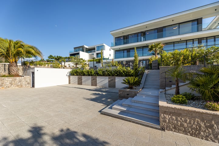 Apartment Villa Z 4 Without Pool By El-pi Tours - Malinska