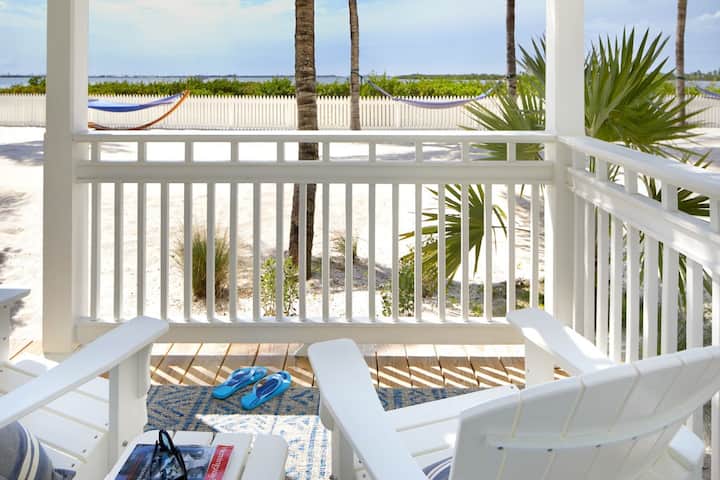 Beachfront Accommodation W/ Shuttle Service & Pool - Key West, FL