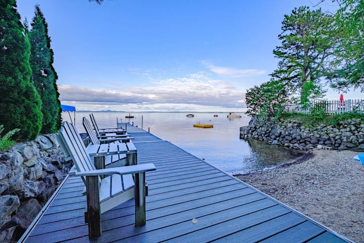 Modern Home W. Sebago Lake Views + Water Amenities - Sebago, ME
