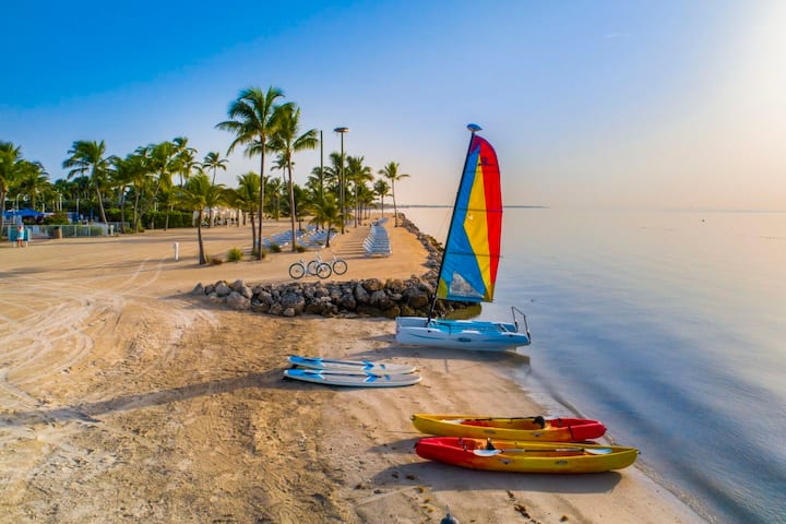 Scenic Getaway | 2 Villas W/ Private Beach Access - Islamorada, FL