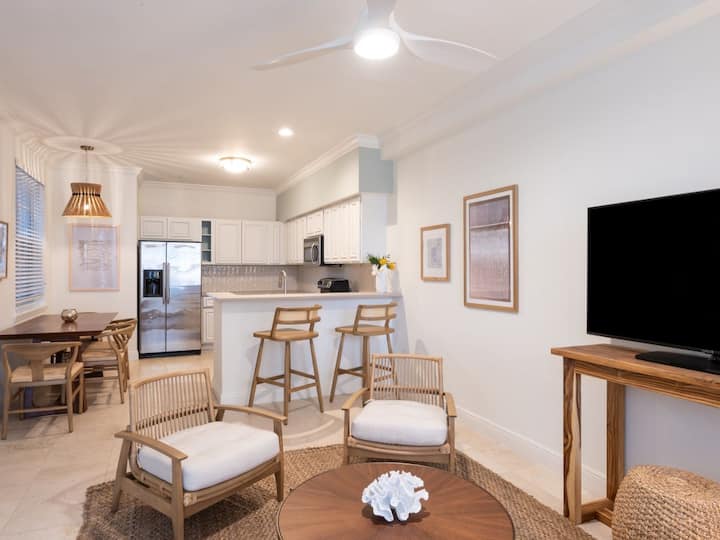 Idyllic Villa W/ Living Room, Beach & Pool Access - Islamorada, FL